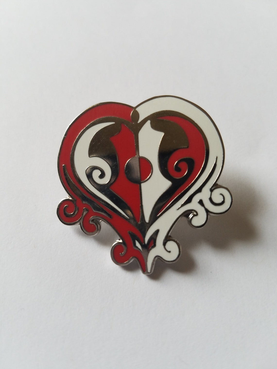 King of Hearts Enamel Pin | Etsy