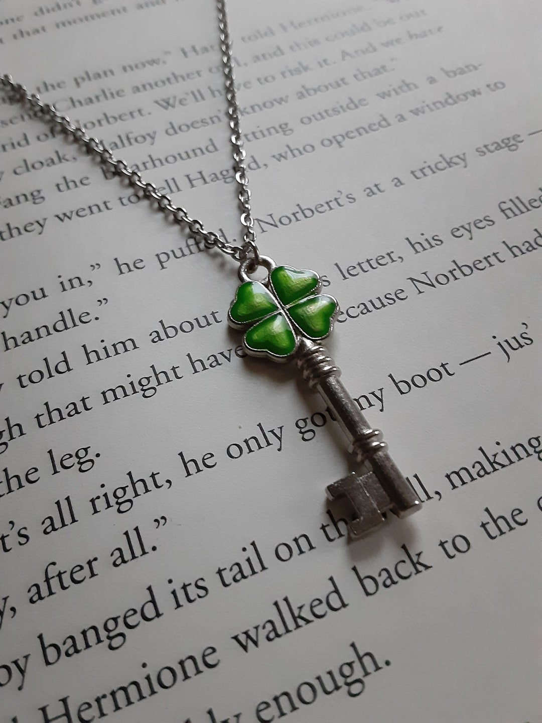 SALE Green Enamel Shamrock Four Leaf Clover Skeleton Key Necklace - Etsy