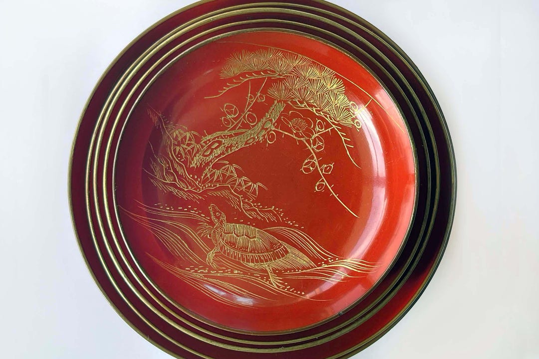 Antique Japanese Sake Set | Makie Drawing Urushi Lacquerware | Sakazuki ...