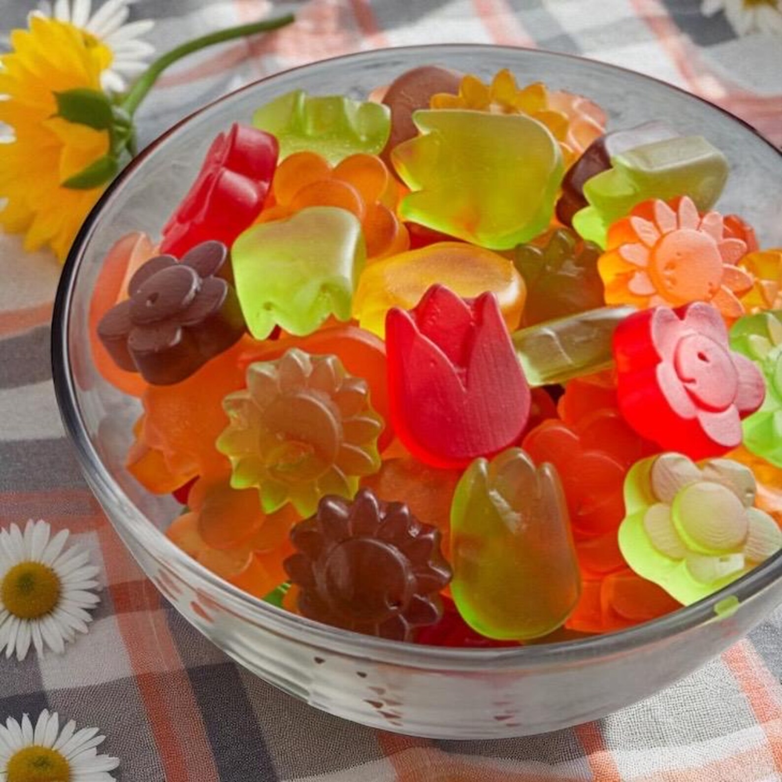 Build a Box - Gummi Bears or Gummi Flowers - 7 Oz Container of Fruity ...