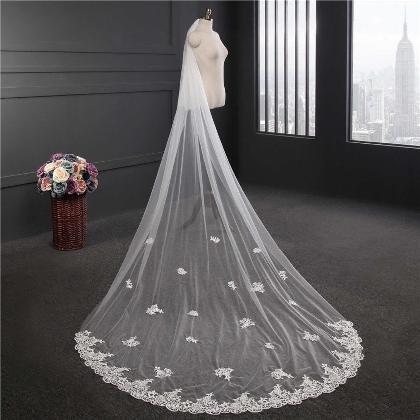 Ivory/white Elegant Cathedral Bridal Wedding Veillong Lace - Etsy