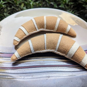 Handmade Felt Croissant | Kids Pretend Play Food - Etsy