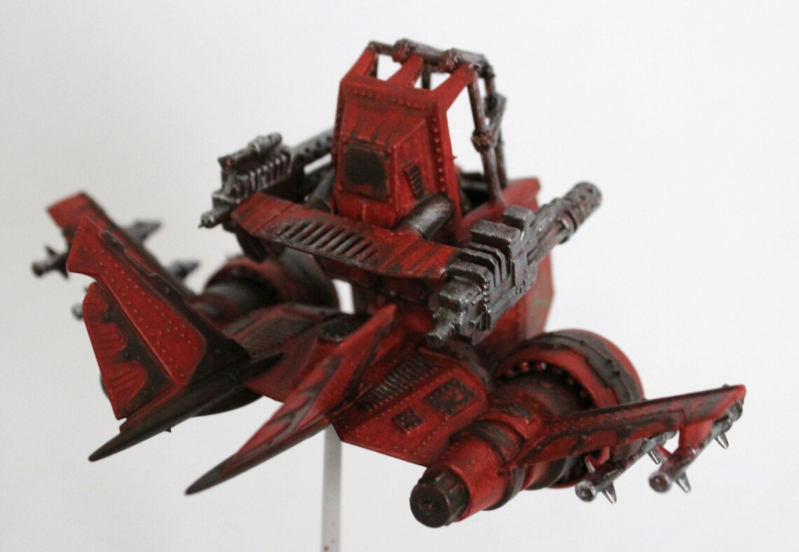 Futuristisches Retro-Flugzeug mit Warhammer 40000 40k Raketenwerfer ...
