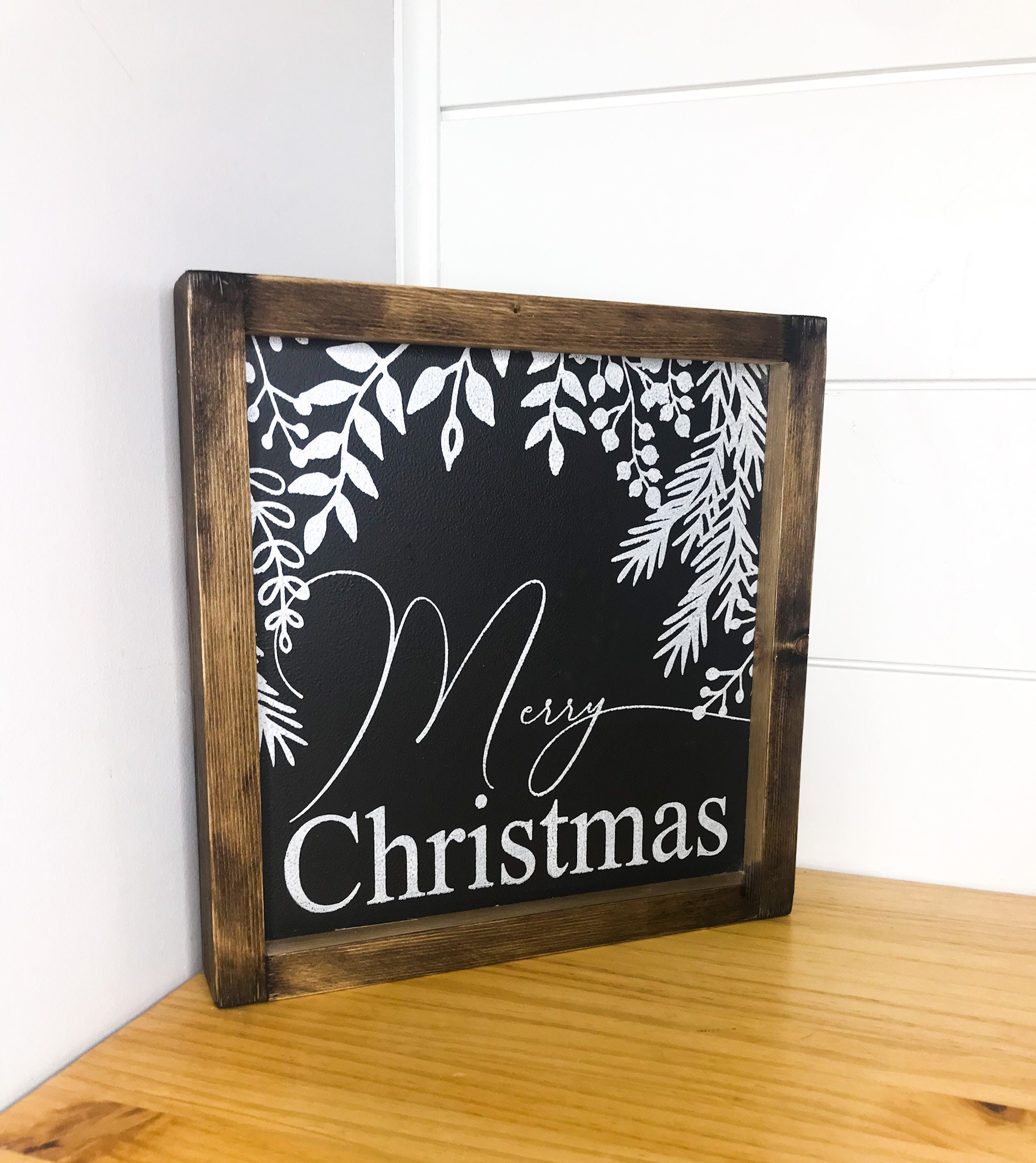 Farmhouse Merry Christmas Sign: Green & White Foliage, Rustic Decor - Etsy