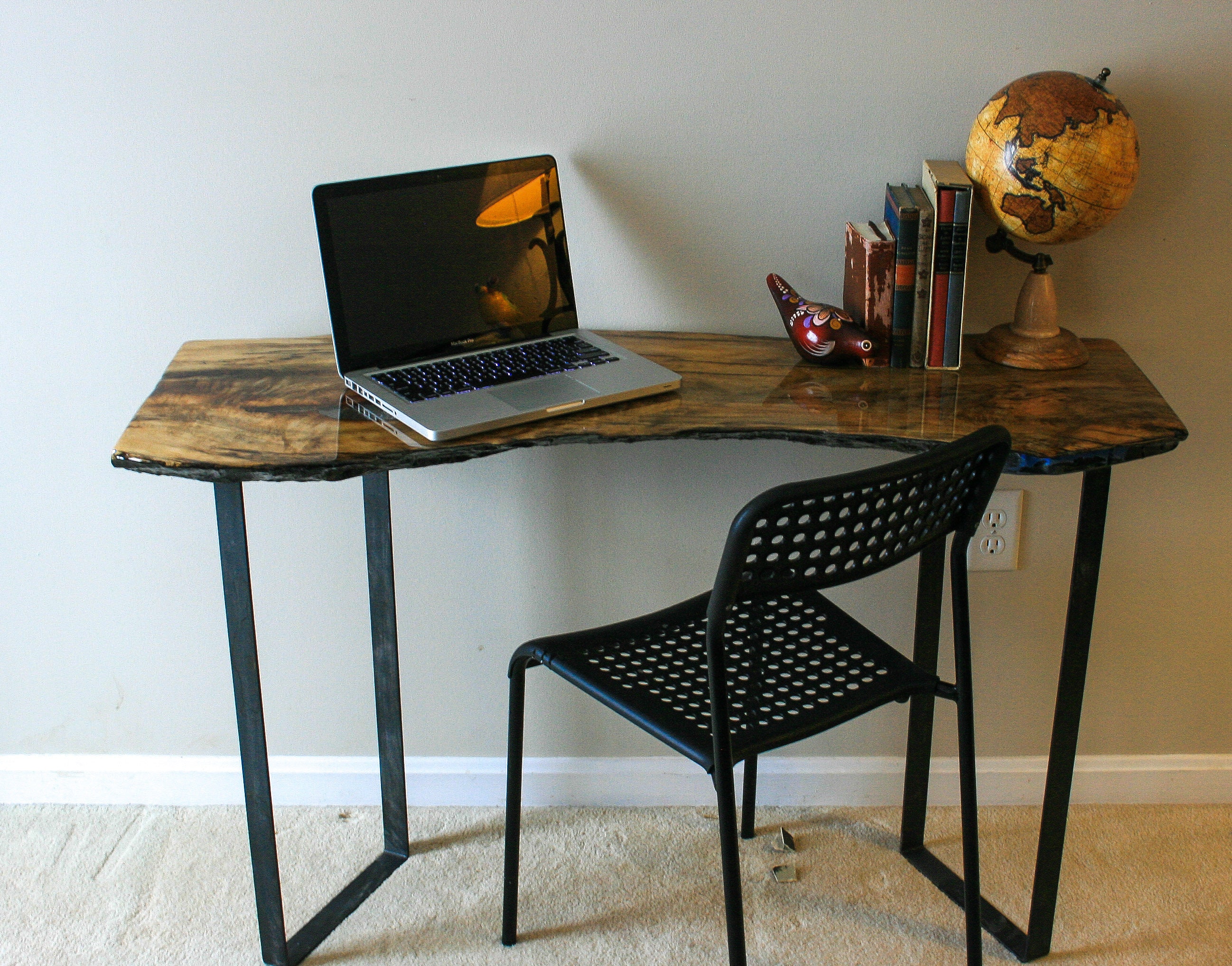 The Modern Computer Desk