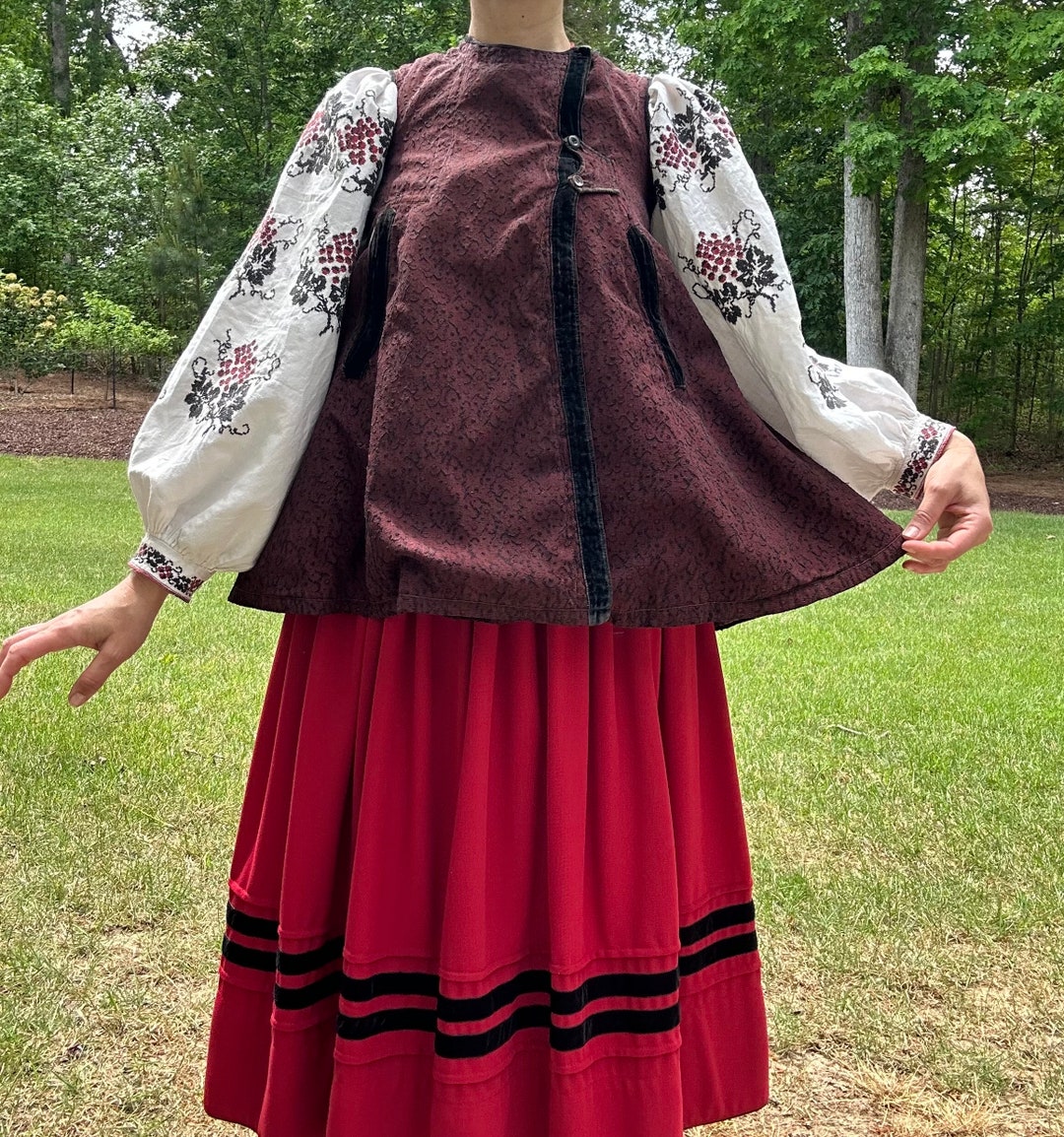 Great Old Fabric! Beautiful Old Ukrainian Vest Korsetka Sleeveless Vest ...