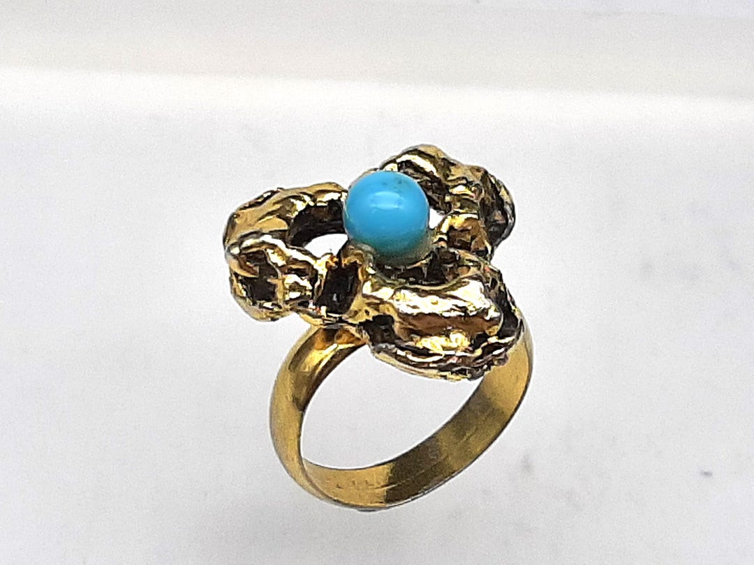 Vintage 1950s Large Brutalist Turquoise & Gold Tone Costume Ring - Size ...