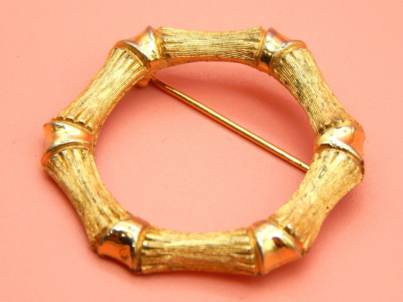 Vintage Avon 1950s Mid Century Gold-tone Textured Brooch - Etsy