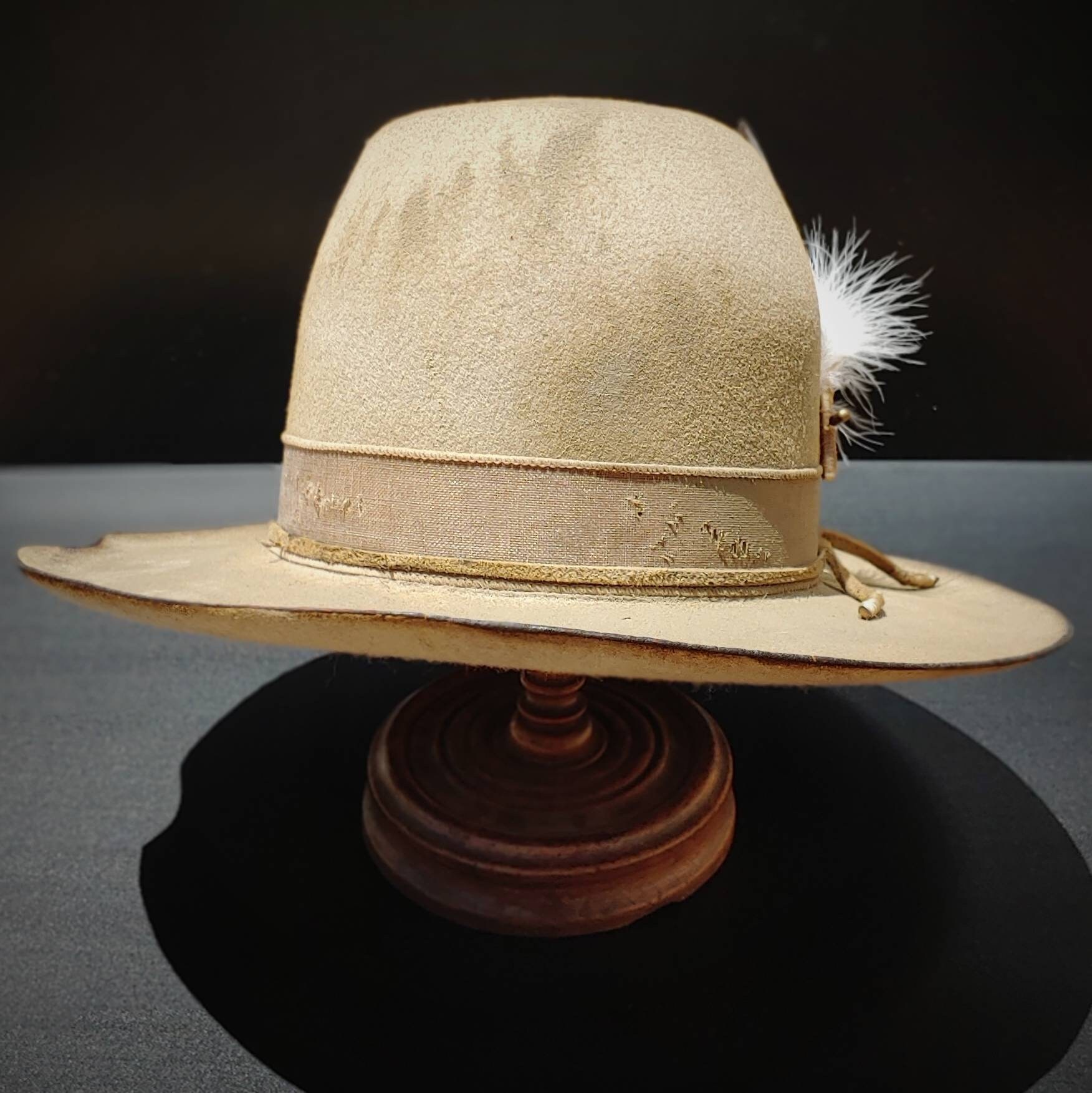 Cowboy hat size 7 1/8. The Stage Robber from Ugly Outlaw.