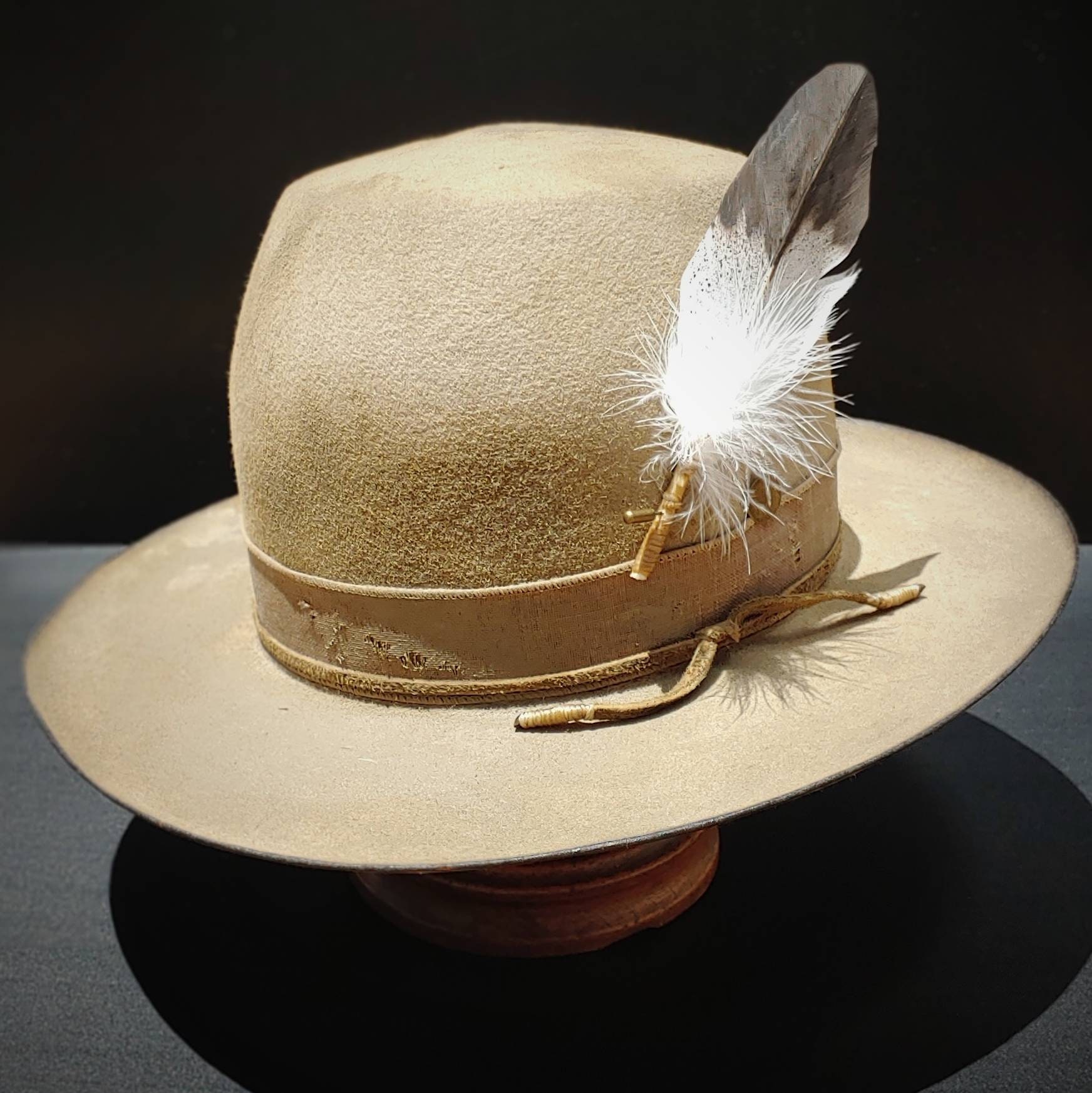 Cowboy hat size 7 1/8. The Stage Robber from Ugly Outlaw.