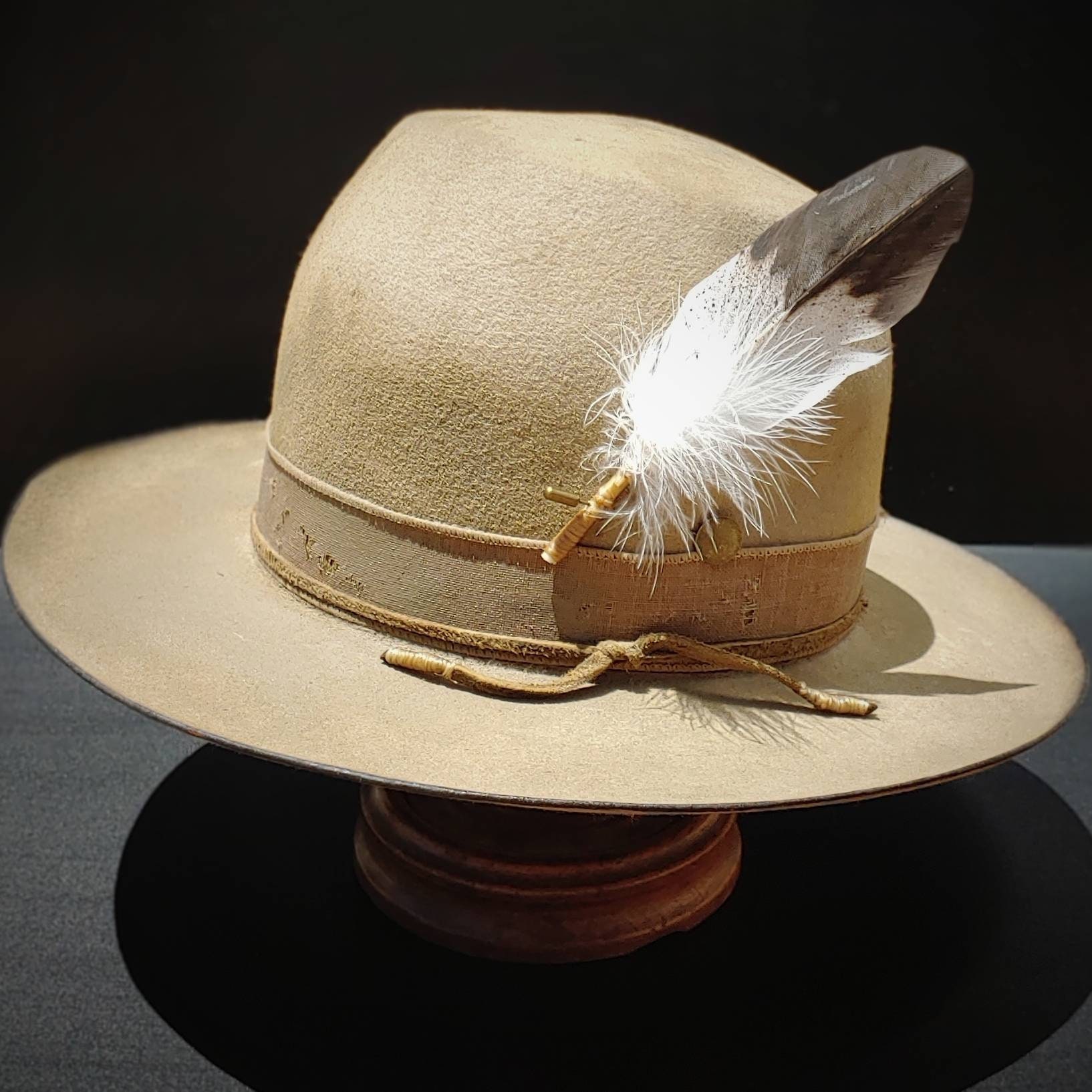 Cowboy hat size 7 1/8. The Stage Robber from Ugly Outlaw.