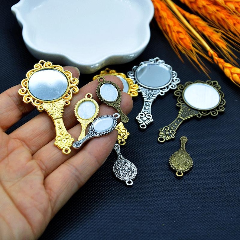 Hand Mirror Pendant， Fancy Real Glass Hand Mirror Pendant，traditional ...