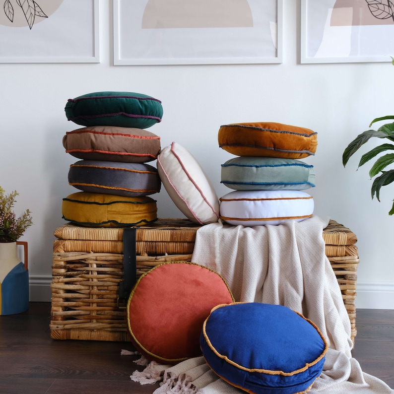 Round Pillows, 30 Color Pillows, Cover and Insert, Customizable Piping ...