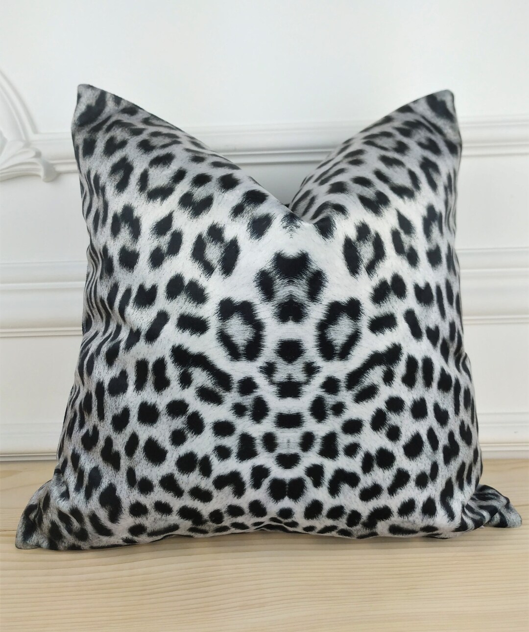 Gray Leopard Pattern Velvet Throw Pillow, Design Leopard Pillow Cover ...