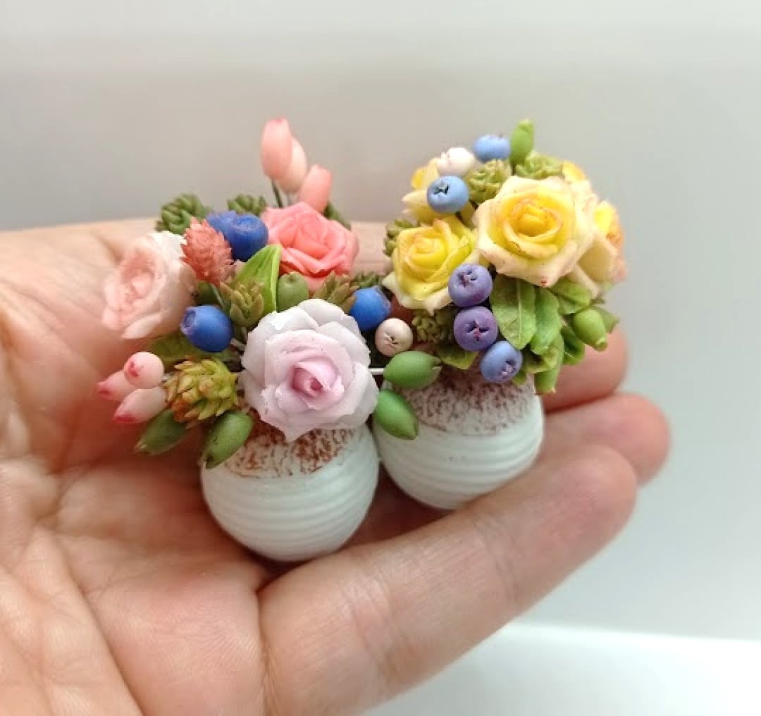 Miniature Roses Bouquet in Ceramic Vase. Doll House Plant. Tiny Flowers ...