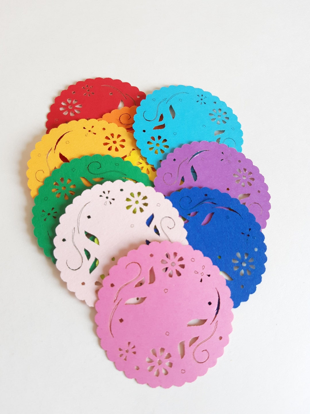 Fancy Scalloped Circle Die Cut Outs ( Scrap Booking, Garlands, Card ...