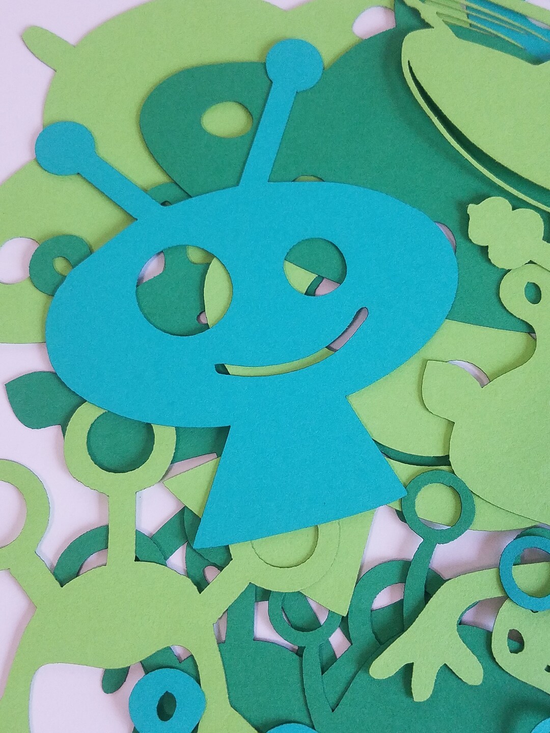 Alien Die Cut Out Variety Pack ( Scrap Booking, Space Crafts, Confetti ...