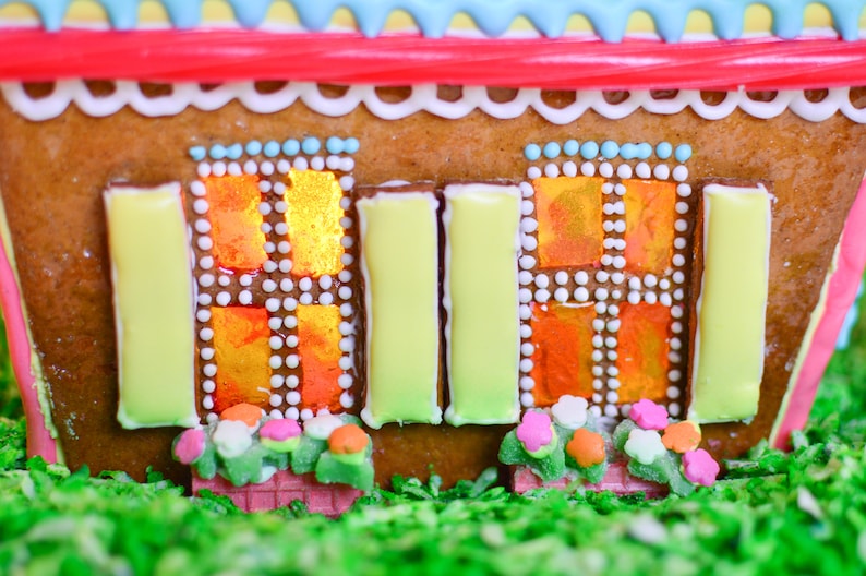 Easter Gingerbread House - Etsy
