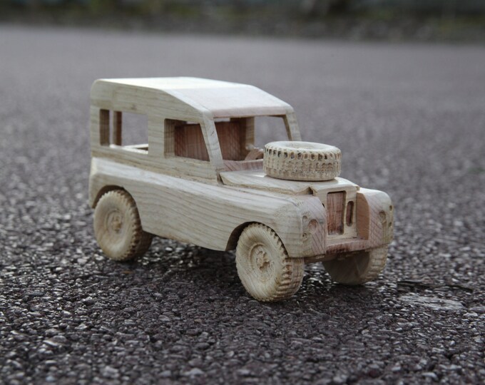 Land Rover Series II defender Wooden Toy off Road Vehicle SUV. Coated ...