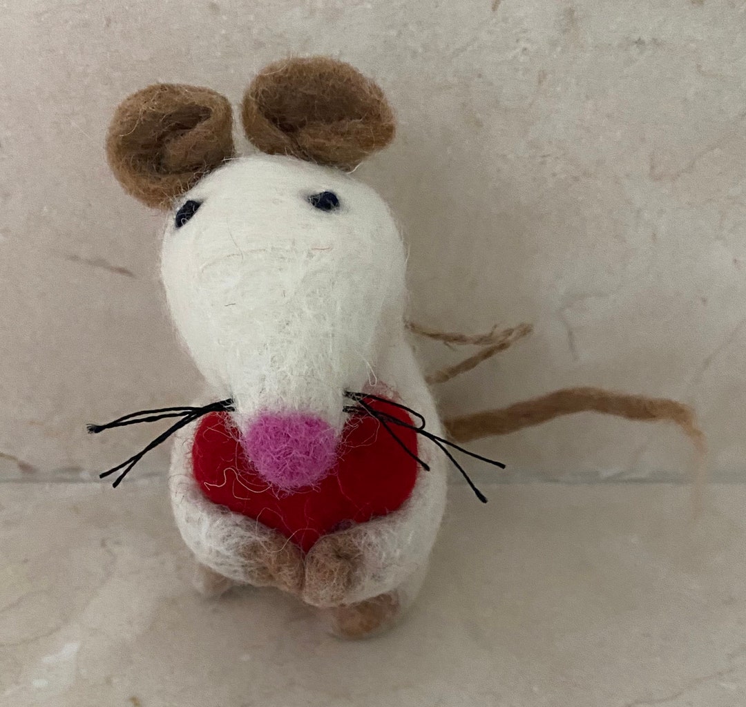Felted Wool marvin Mouse With Heart Ornament-felt Mouse-handmade-mouse ...