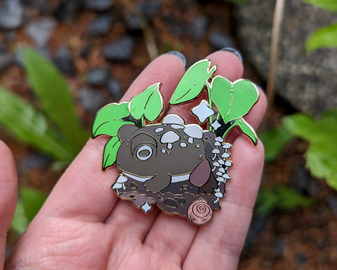 Dirt: Onion and Other Unusual Frogs Enamel Pin - Etsy