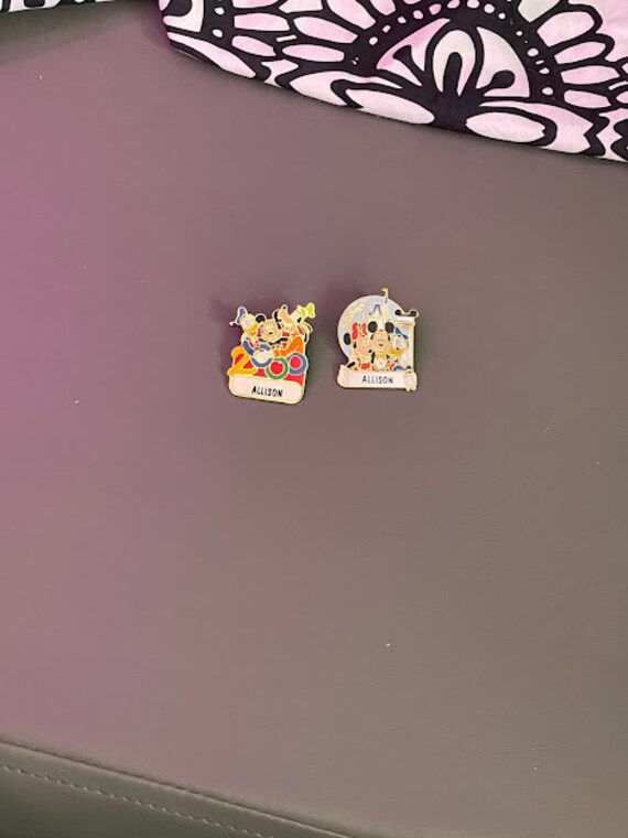 2 vintage disney pins - Gem