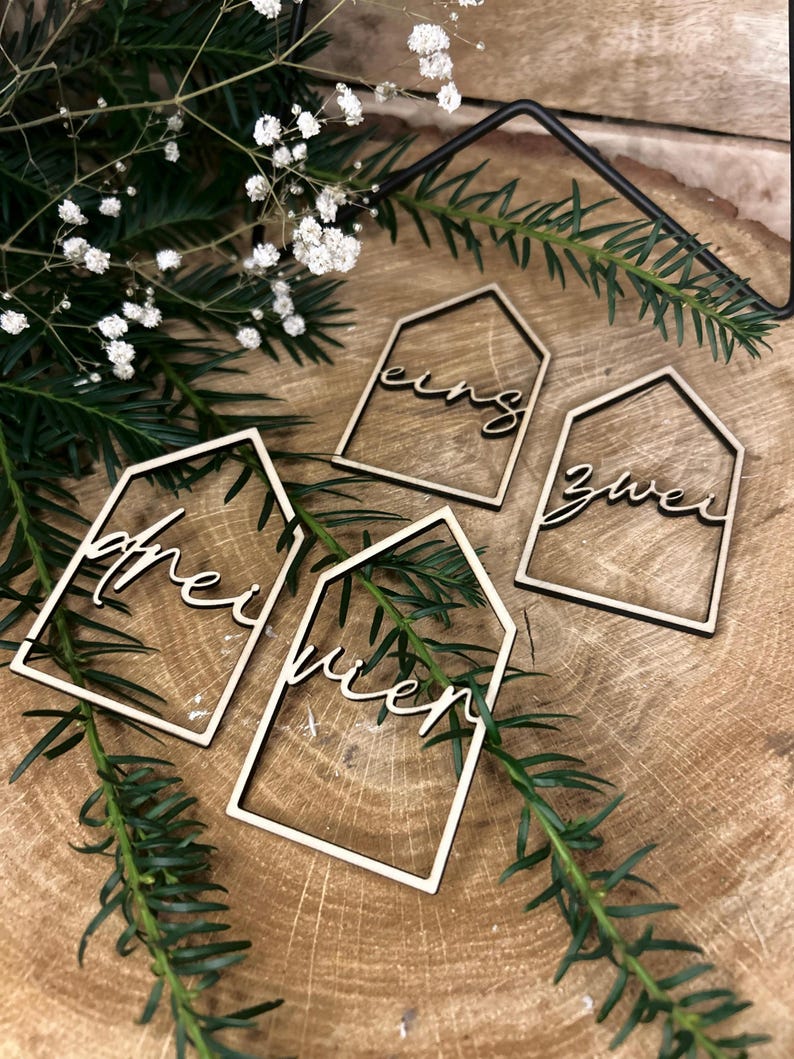 Set of Advent Wreath Numbers in a Wooden House - Christmas Wreath ...
