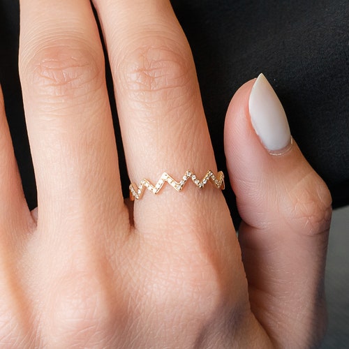 14k Gold Diamond Zig Zag Ring - Etsy