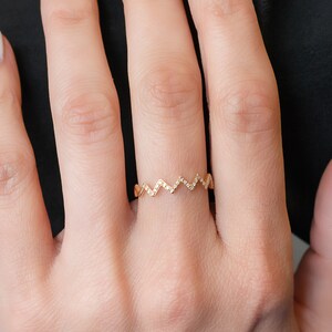 14k Gold Diamond Zig Zag Ring - Etsy