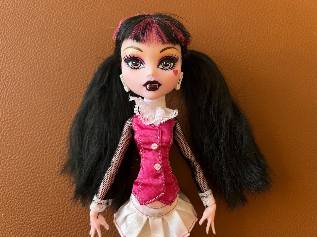 Monster High Doll | Draculaura First Wave 2008 White Elastic | Adult ...
