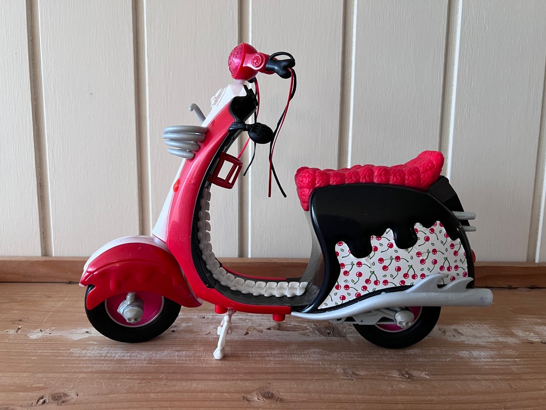Monster High | Scooter for Ghoulis Yelps | Collector Toys - Etsy