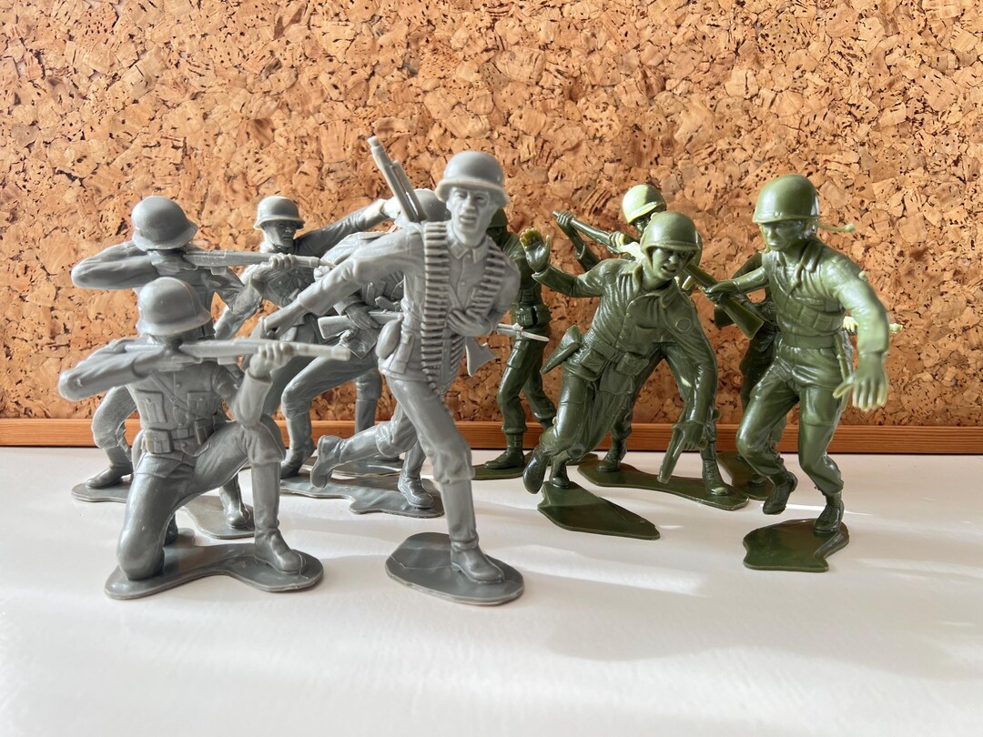 Vintage 1970s TIM-MEE Toys | 10x Large Plastic Army WWII Soldiers ...