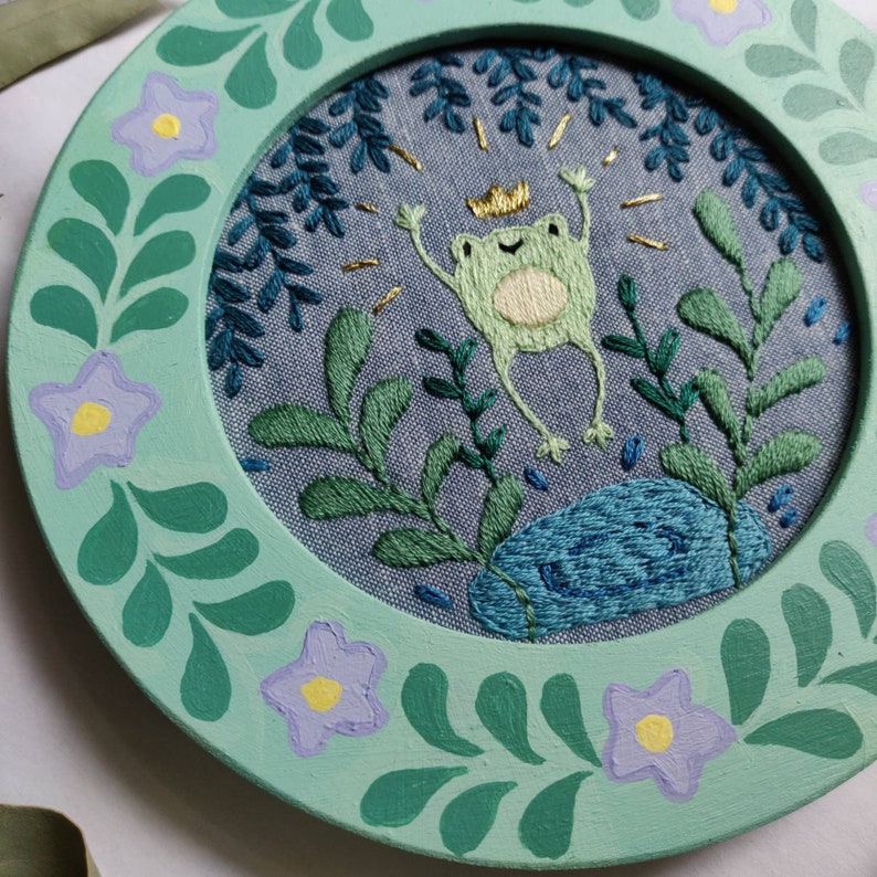 Frog King PDF Embroidery Pattern + Video Tutorials, Stitch Guide, Color ...