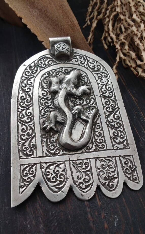 Large Vintage Berber sterling Silver Khamsa with Sala… - Gem