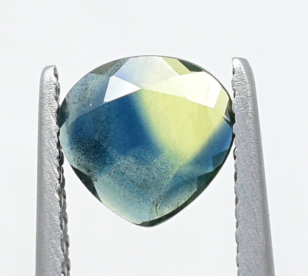 Tri-color Parti Sapphire Top Quality 6.2X6.4 MM Exquisite Sparkling ...