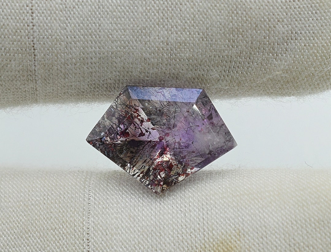 Rare ..SUPER SEVEN.. Gemstone With Amazing 7 Crystals Healing Stone ...