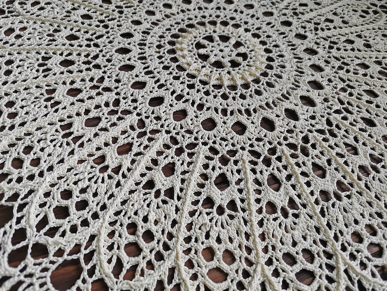 MADE TO ORDER Gorgeous Lace Table Centerpiece Large Doily for - Etsy