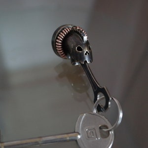 Steampunk Skull Piston, Alien Piston Keychain, Piston Connecting Rod ...