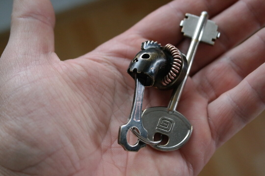 Steampunk Skull Piston, Alien Piston Keychain, Piston Connecting Rod ...