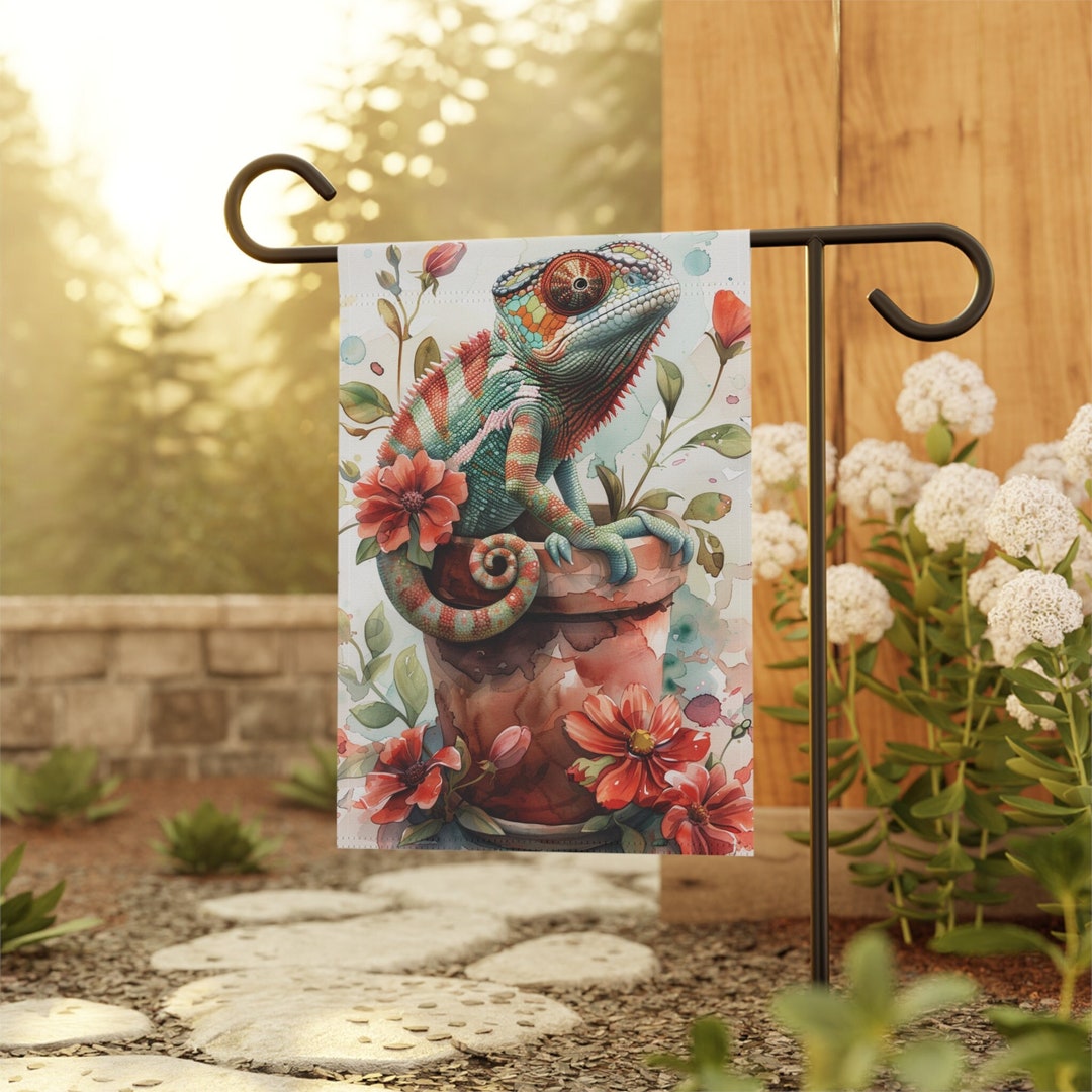 Charming Flowerpot Chameleon Flag - Fun Outdoor Accent Outdoor Decor ...
