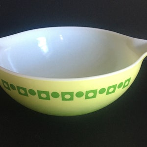 Pyrex Promotional 444 Green Dot Square Cinderella Serving Bowl , Pyrex ...