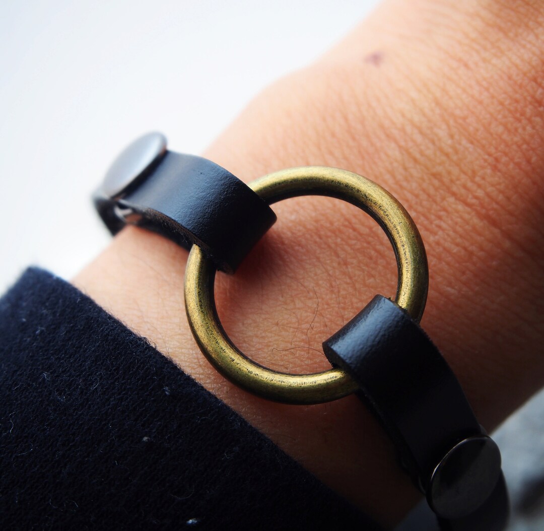 8.5" O Ring Bracelet Holder, Real Leather O Ring Bracelet, Widow ...