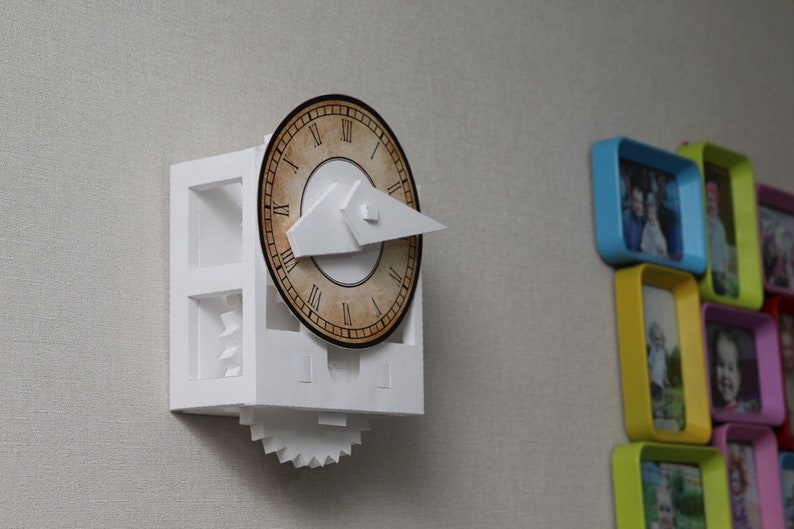 Papercraftsquare Clock
