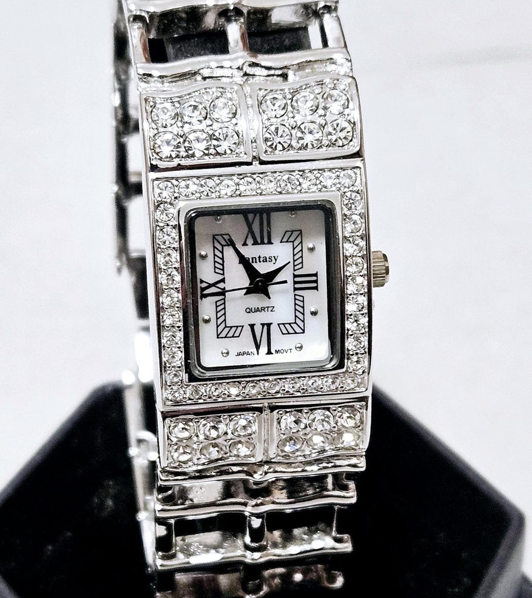 Beautiful Design Luxury Woman Lady Watch Silver Colour With Crystal ...