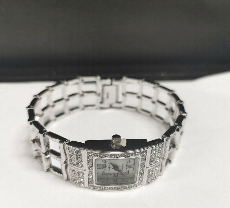 Beautiful Design Luxury Woman Lady Watch Silver Colour With Crystal ...