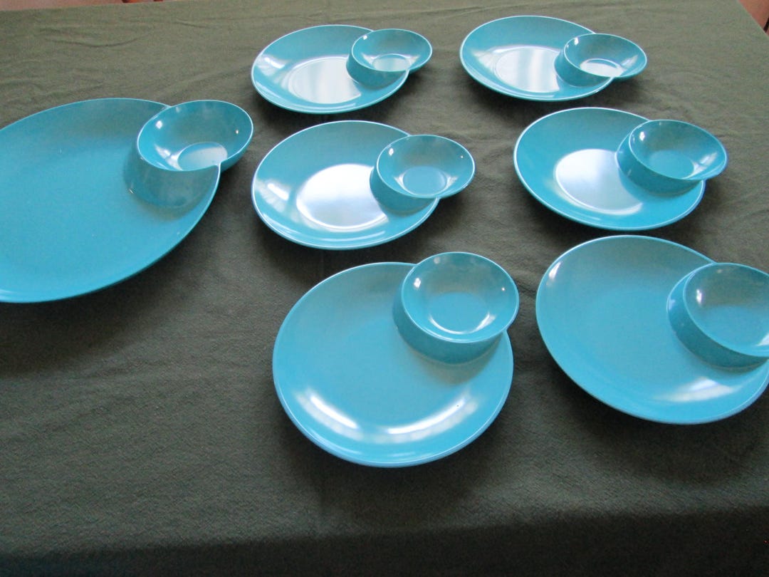 Retro Party Platter and Party Plates That Hold Chips and Dip in Blue ...