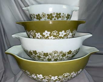 WHOPPER Vintage Pyrex SPRING BLOSSOM Crazy Daisy Green Cinderella ...