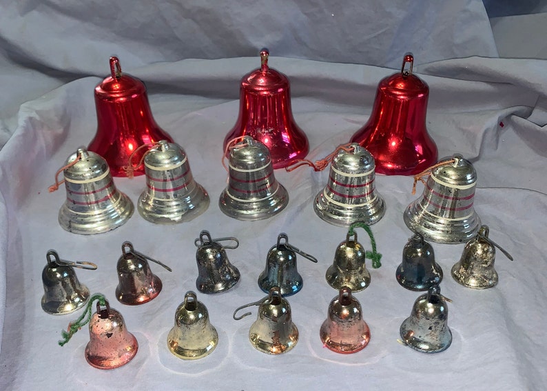 20 Midcentury Bradford Plastic Christmas Bells 5 Silver With Pink and ...