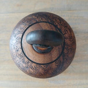Circular Wood Box With Lid and Wood Burning Details - Etsy
