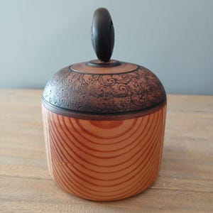 Circular Wood Box With Lid and Wood Burning Details - Etsy